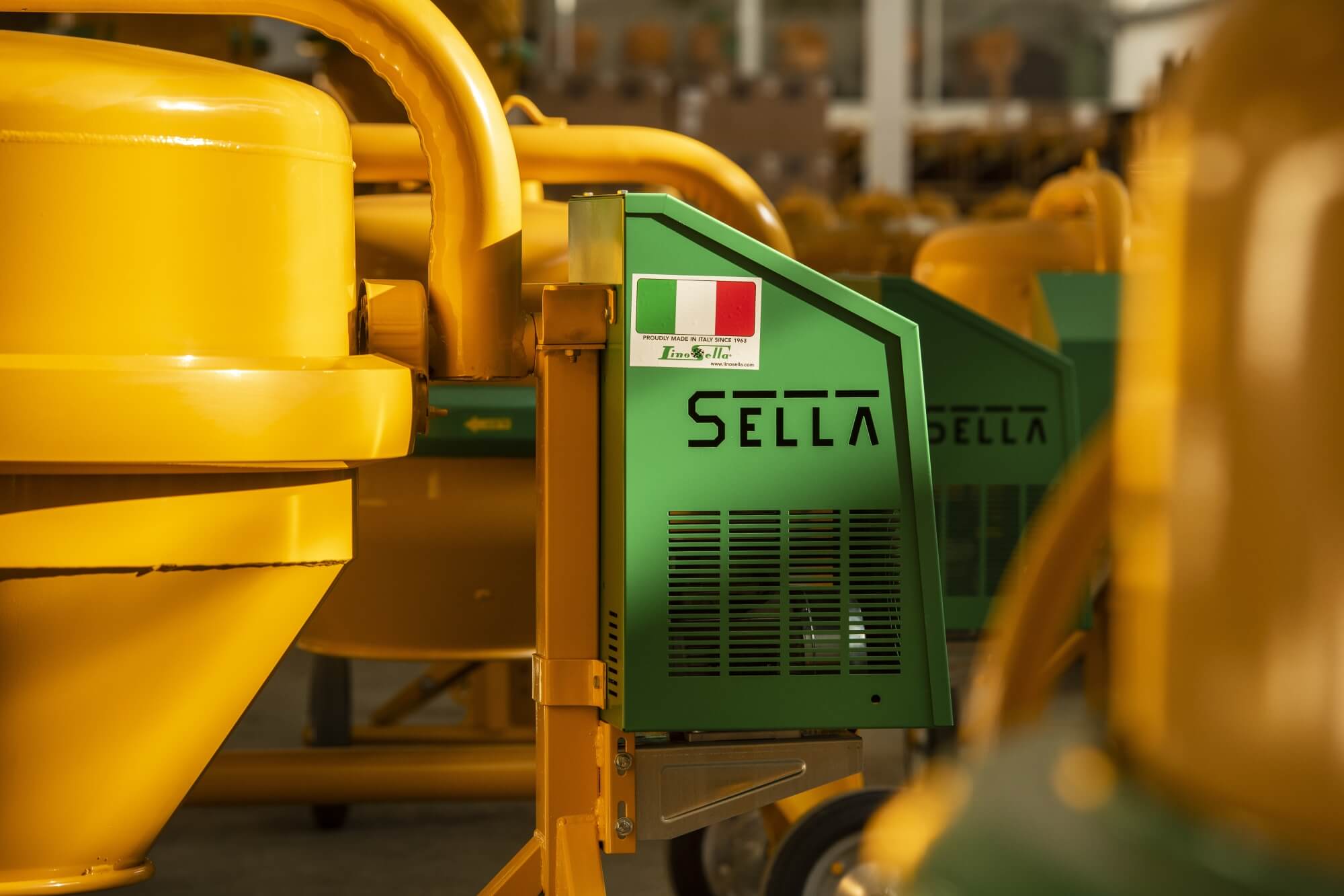 Contact us for a quote or a customized project | Lino Sella